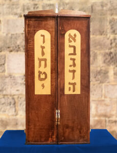Meet Us - Temple Beth Torah